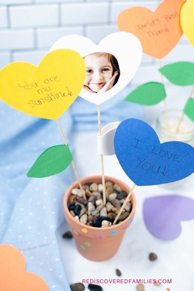 Mother’s Day Flower Craft for Kids: A Heart Bouquet