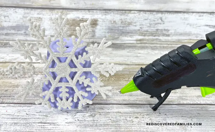 Simple Terracotta Pot Winter Bugs Craft | Rediscovered Families