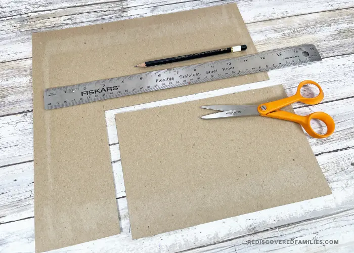 Easy American Flag Craft For Kids | Rediscovered Families