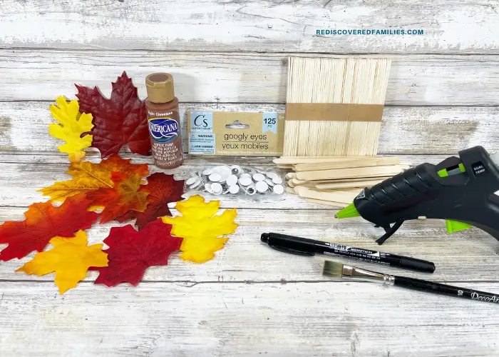 DIY Leaf Puppets: A Fun Fall Activity | Rediscovered Families