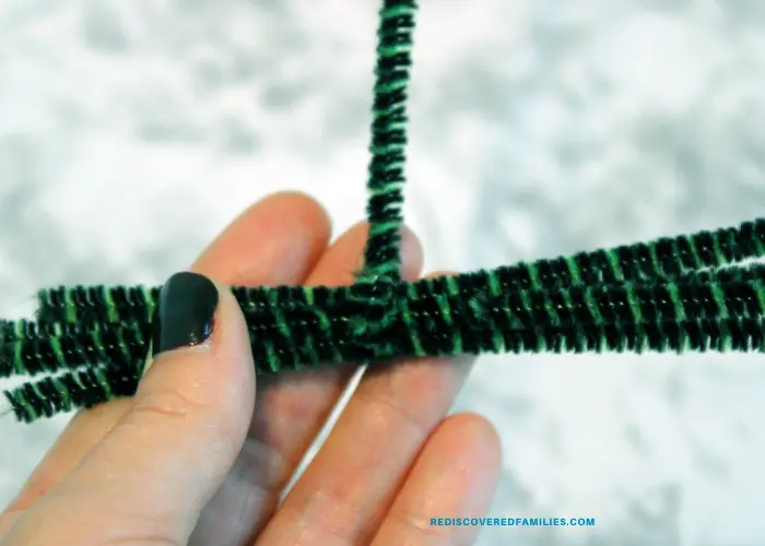 Pipe Cleaner Spiders: Quick and Easy Halloween Fun | Rediscovered Families