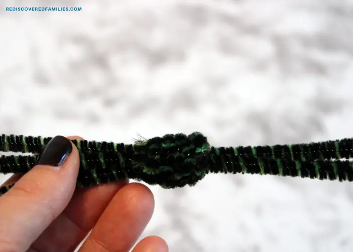 Pipe Cleaner Spiders: Quick and Easy Halloween Fun | Rediscovered Families