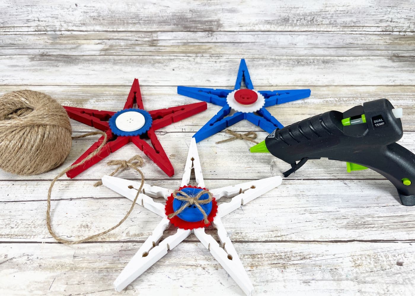Easy Clothespin Star Craft For Kids | Rediscovered Families