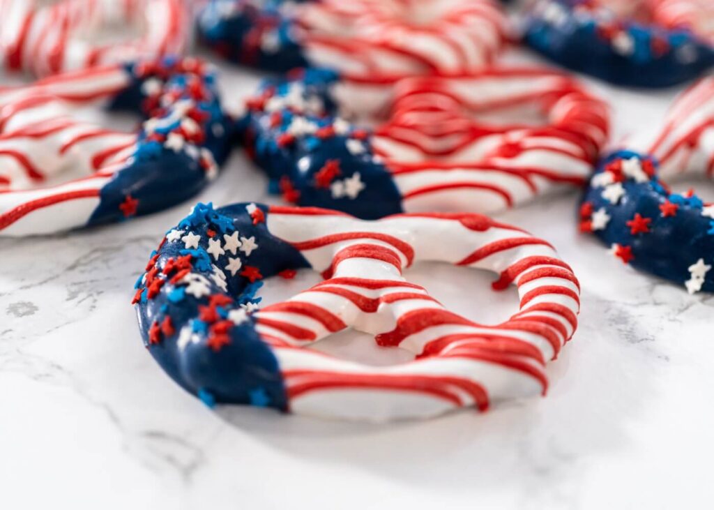 Easy Patriotic Pretzels To Make WIth Your Kids | Rediscovered Families