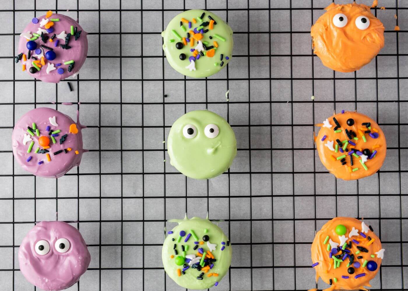 Easy Chocolate Covered Halloween Oreos Recipe | Rediscovered Families